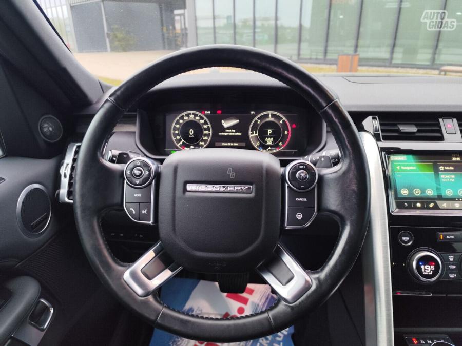 Melns Land Rover Discovery 2018 Šauļi, ar dzinēja tilpumu 2.00 L un nobraukumu 120 tūkst. km par 19800 €, foto 15 vietnē AUTOMOTO.COM.LV
