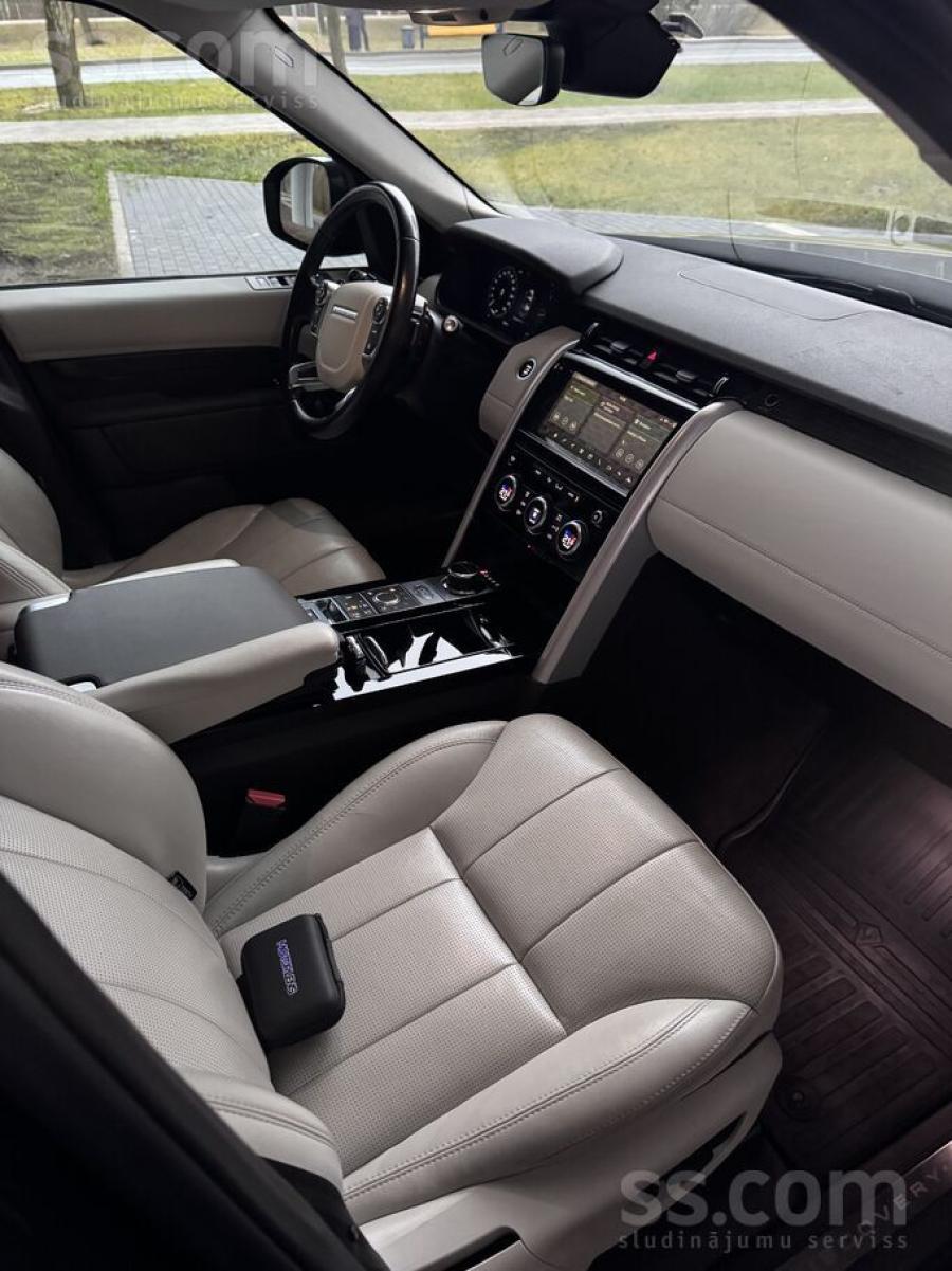 Melns Land Rover Discovery 2018 Jūrmala, ar dzinēja tilpumu 2.00 L un nobraukumu 139 tūkst. km par 24750 €, foto 15 vietnē AUTOMOTO.COM.LV