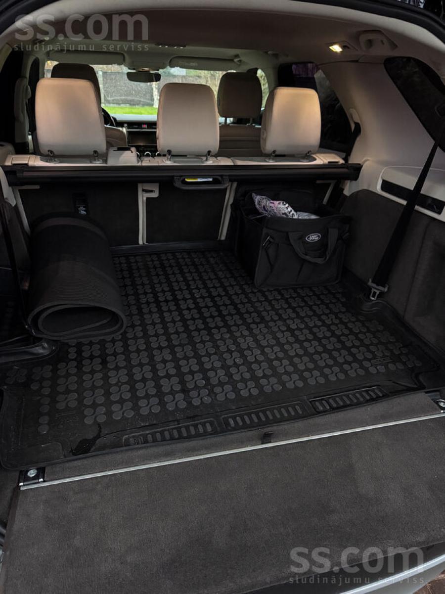 Melns Land Rover Discovery 2018 Jūrmala, ar dzinēja tilpumu 2.00 L un nobraukumu 139 tūkst. km par 24750 €, foto 18 vietnē AUTOMOTO.COM.LV