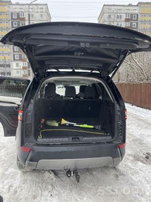 Melns Land Rover Discovery 2018 Rīga, ar dzinēja tilpumu 3.00 L un nobraukumu 147 tūkst. km par 15150 €, foto 5 vietnē AUTOMOTO.COM.LV