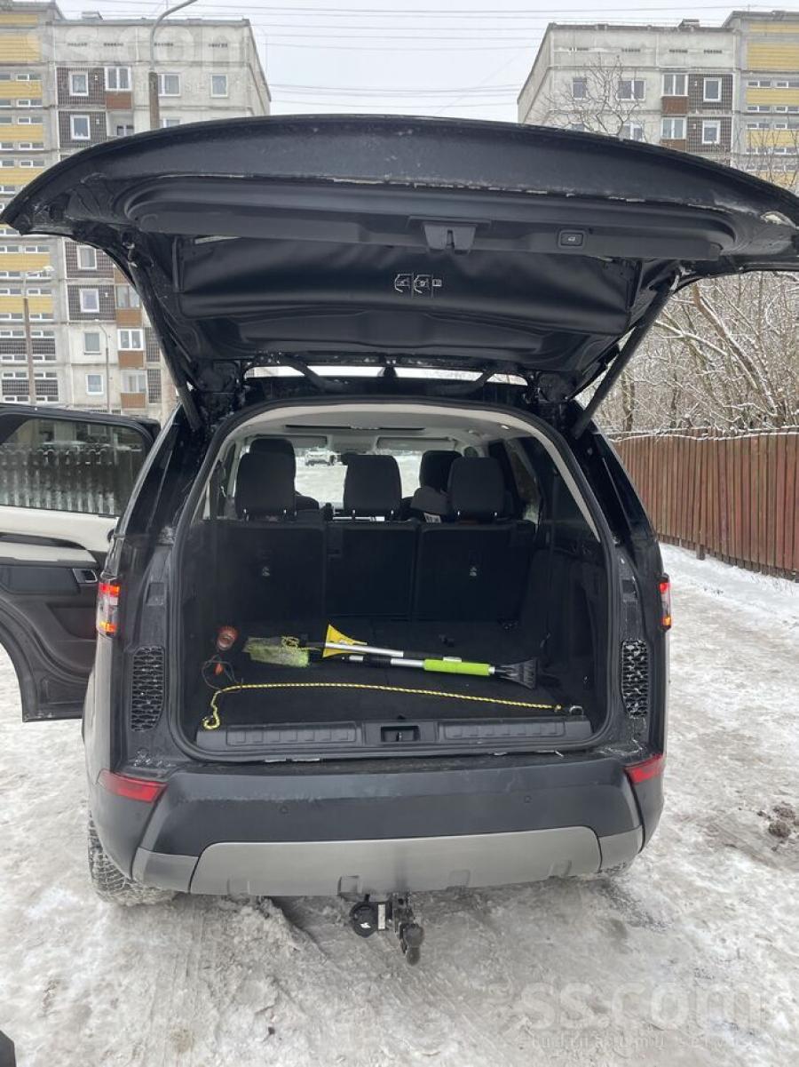 Melns Land Rover Discovery 2018 Rīga, ar dzinēja tilpumu 3.00 L un nobraukumu 147 tūkst. km par 15150 €, foto 5 vietnē AUTOMOTO.COM.LV