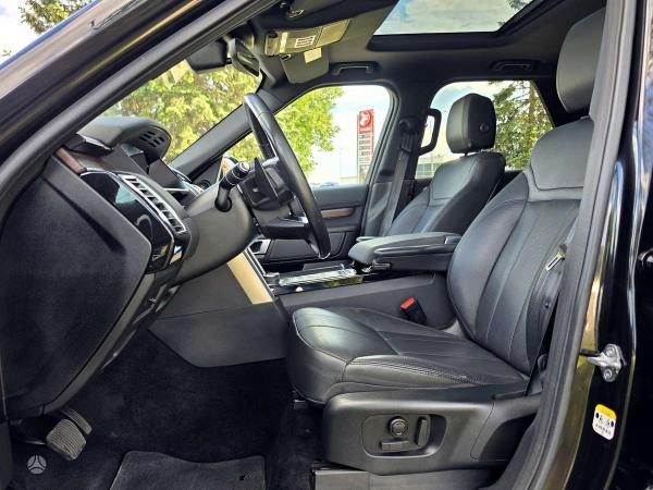 Black Land Rover Discovery 2018 in Taurage, with an engine capacity of 2.00 L and mileage of 197 thousand km for 16500 €, photo 9 on AUTOMOTO.COM.LV