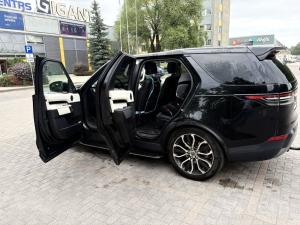 Melns Land Rover Discovery 2018 Rīga, ar dzinēja tilpumu 3.00 L un nobraukumu 154 tūkst. km par 22450 €, foto 4 vietnē AUTOMOTO.COM.LV