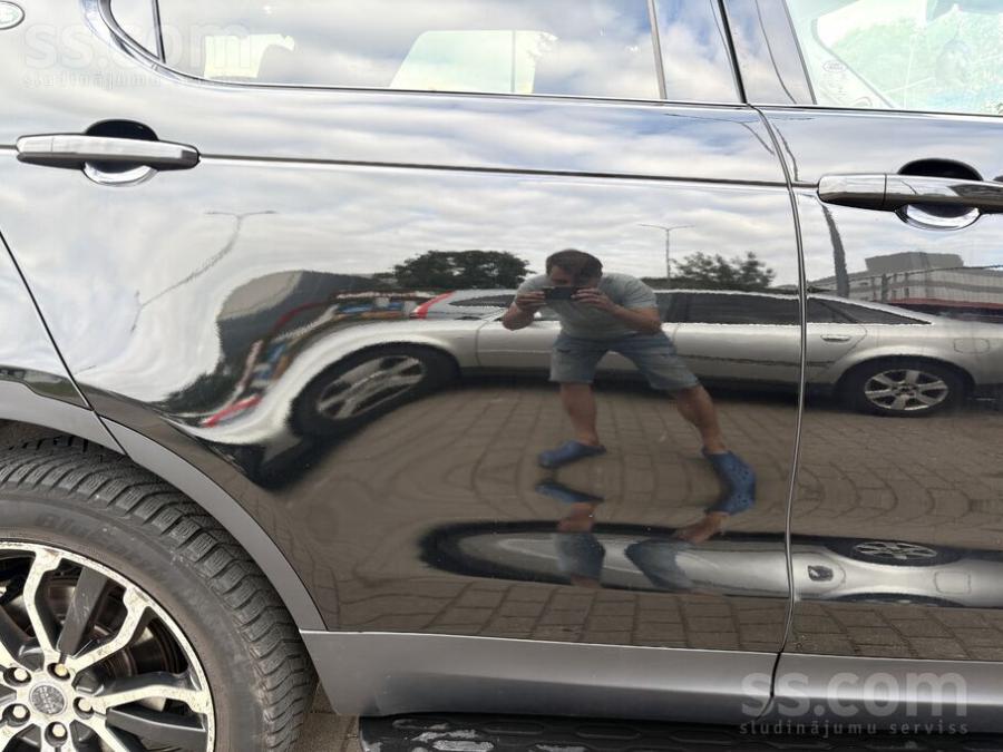 Melns Land Rover Discovery 2018 Rīga, ar dzinēja tilpumu 3.00 L un nobraukumu 154 tūkst. km par 22450 €, foto 14 vietnē AUTOMOTO.COM.LV