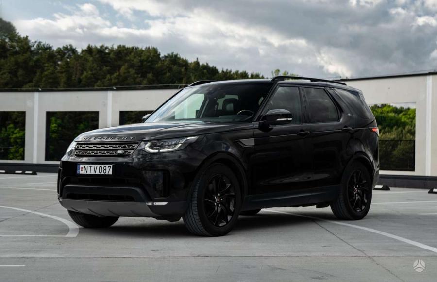 Black Land Rover Discovery 2018 in Vilnius, with an engine capacity of 2.00 L and mileage of 177 thousand km for 18000 €, photo 1 on AUTOMOTO.COM.LV