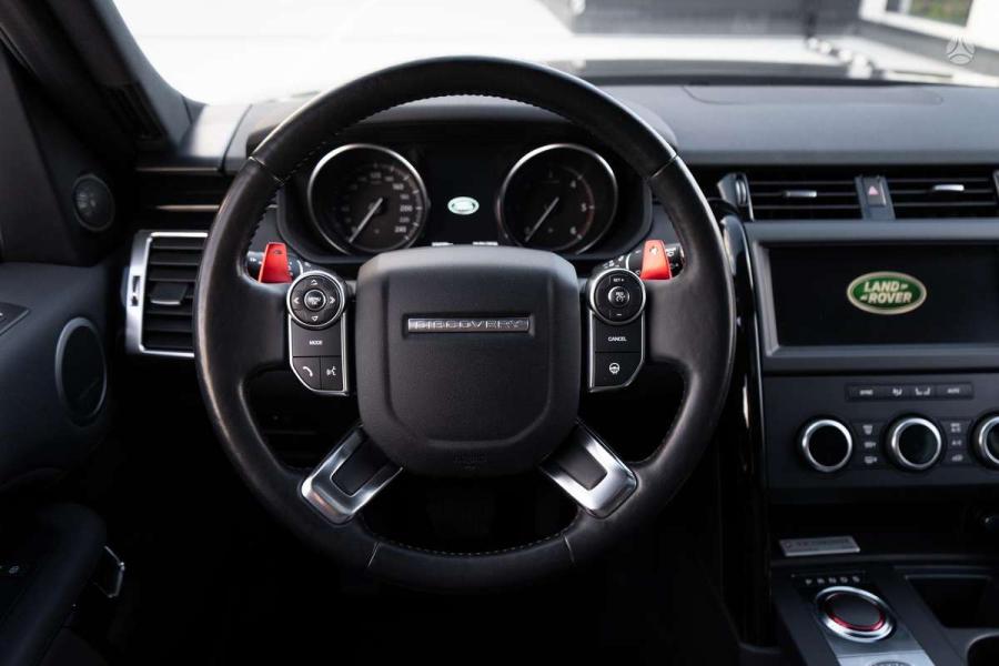 Black Land Rover Discovery 2018 in Vilnius, with an engine capacity of 2.00 L and mileage of 177 thousand km for 18000 €, photo 5 on AUTOMOTO.COM.LV