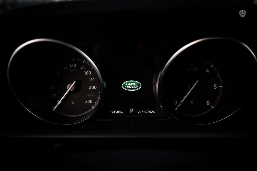 Black Land Rover Discovery 2018 in Vilnius, with an engine capacity of 2.00 L and mileage of 177 thousand km for 18000 €, photo 6 on AUTOMOTO.COM.LV