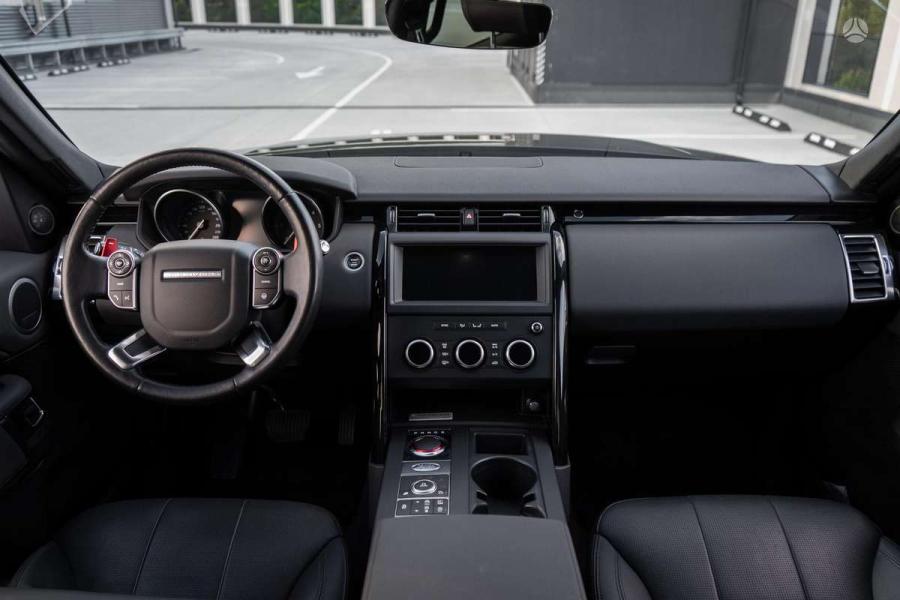 Black Land Rover Discovery 2018 in Vilnius, with an engine capacity of 2.00 L and mileage of 177 thousand km for 18000 €, photo 12 on AUTOMOTO.COM.LV