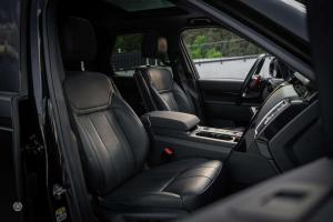 Black Land Rover Discovery 2018 in Vilnius, with an engine capacity of 2.00 L and mileage of 177 thousand km for 18000 €, photo 18 on AUTOMOTO.COM.LV