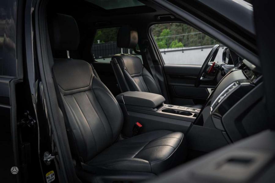 Black Land Rover Discovery 2018 in Vilnius, with an engine capacity of 2.00 L and mileage of 177 thousand km for 18000 €, photo 18 on AUTOMOTO.COM.LV
