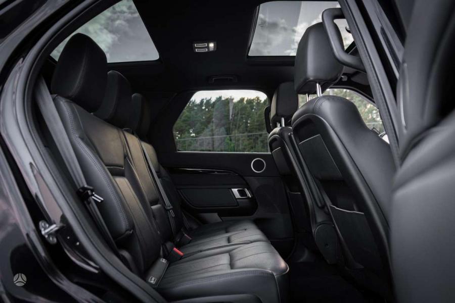 Black Land Rover Discovery 2018 in Vilnius, with an engine capacity of 2.00 L and mileage of 177 thousand km for 18000 €, photo 20 on AUTOMOTO.COM.LV