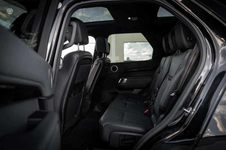 Black Land Rover Discovery 2018 in Vilnius, with an engine capacity of 2.00 L and mileage of 177 thousand km for 18000 €, photo 23 on AUTOMOTO.COM.LV