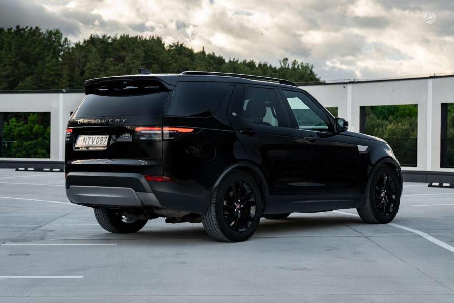Black Land Rover Discovery 2018 in Vilnius, with an engine capacity of 2.00 L and mileage of 177 thousand km for 18000 €, photo 29 on AUTOMOTO.COM.LV