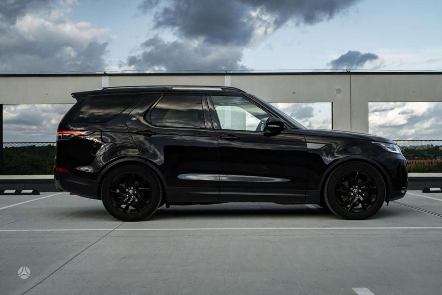 Black Land Rover Discovery 2018 in Vilnius, with an engine capacity of 2.00 L and mileage of 177 thousand km for 18000 €, photo 30 on AUTOMOTO.COM.LV