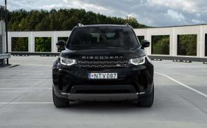 Black Land Rover Discovery 2018 in Vilnius, with an engine capacity of 2.00 L and mileage of 177 thousand km for 18000 €, photo 31 on AUTOMOTO.COM.LV