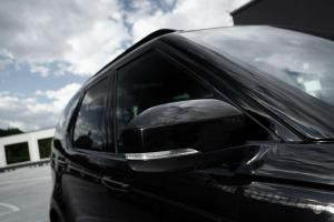 Black Land Rover Discovery 2018 in Vilnius, with an engine capacity of 2.00 L and mileage of 177 thousand km for 18000 €, photo 33 on AUTOMOTO.COM.LV