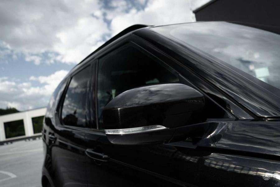 Black Land Rover Discovery 2018 in Vilnius, with an engine capacity of 2.00 L and mileage of 177 thousand km for 18000 €, photo 33 on AUTOMOTO.COM.LV