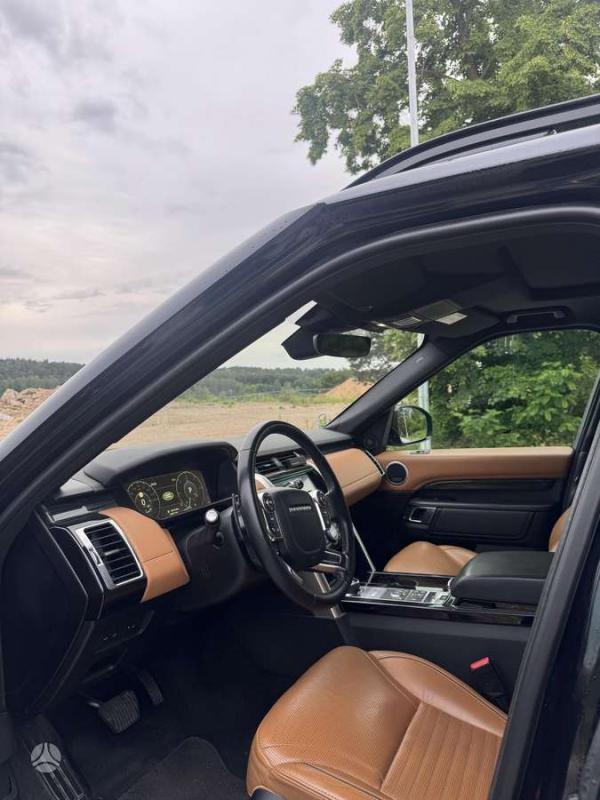 Melns Land Rover Discovery 2018 Kauņa, ar dzinēja tilpumu 2.99 L un nobraukumu 245 tūkst. km par 17750 €, foto 8 vietnē AUTOMOTO.COM.LV