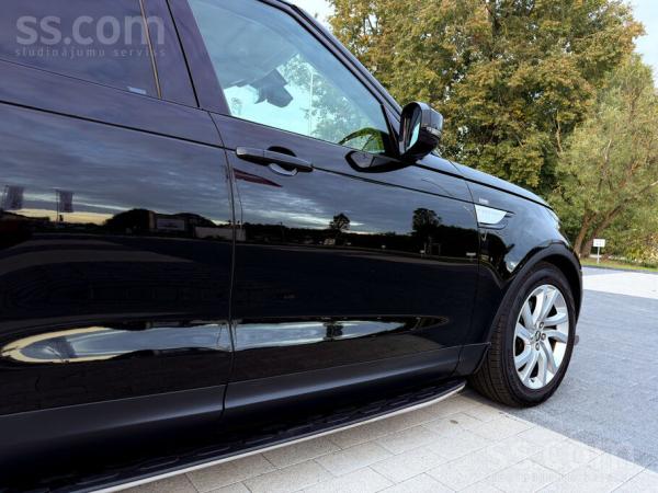 Black Land Rover Discovery 2018 in Jurmala, with an engine capacity of 2.00 L and mileage of 146 thousand km for 20900 €, photo 5 on AUTOMOTO.COM.LV