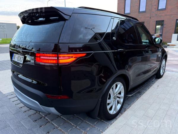 Black Land Rover Discovery 2018 in Jurmala, with an engine capacity of 2.00 L and mileage of 146 thousand km for 20900 €, photo 7 on AUTOMOTO.COM.LV