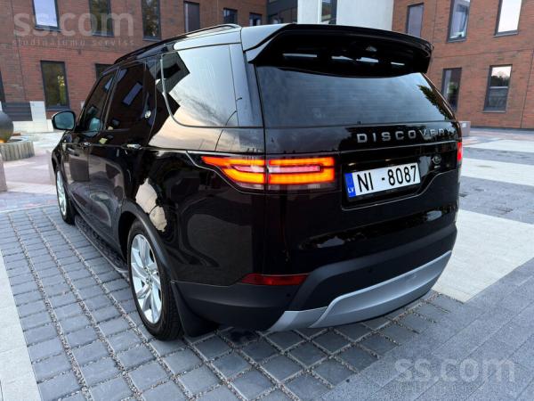 Black Land Rover Discovery 2018 in Jurmala, with an engine capacity of 2.00 L and mileage of 146 thousand km for 20900 €, photo 9 on AUTOMOTO.COM.LV