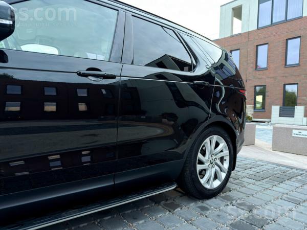 Black Land Rover Discovery 2018 in Jurmala, with an engine capacity of 2.00 L and mileage of 146 thousand km for 20900 €, photo 11 on AUTOMOTO.COM.LV