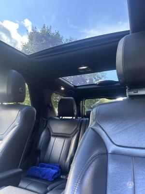 Melns Land Rover Discovery 2018 Viļņa, ar dzinēja tilpumu 2.99 L un nobraukumu 229 tūkst. km par 21000 €, foto 14 vietnē AUTOMOTO.COM.LV