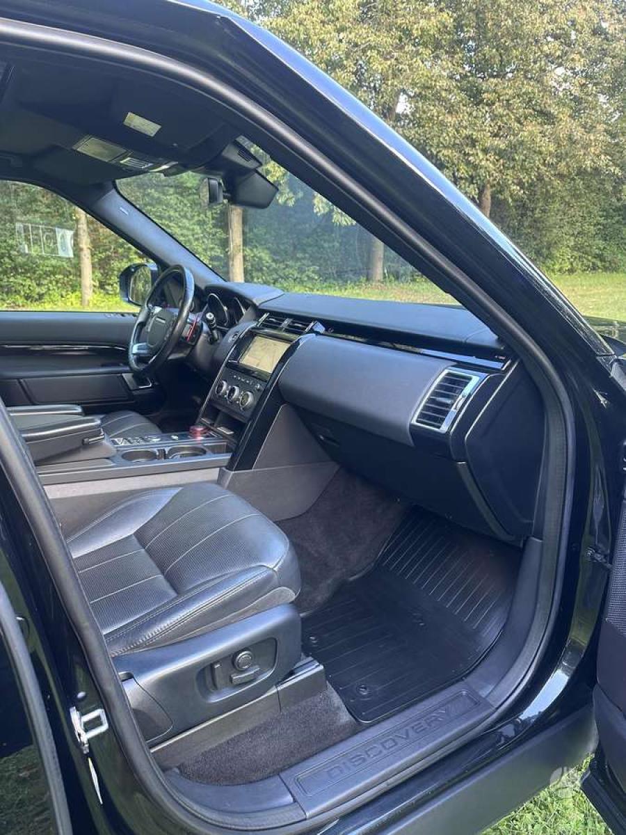 Melns Land Rover Discovery 2018 Viļņa, ar dzinēja tilpumu 2.99 L un nobraukumu 229 tūkst. km par 21000 €, foto 20 vietnē AUTOMOTO.COM.LV