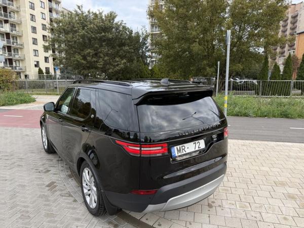 Black Land Rover Discovery 2018 in Riga, with an engine capacity of 2.00 L and mileage of 91 thousand km for 24900 €, photo 9 on AUTOMOTO.COM.LV