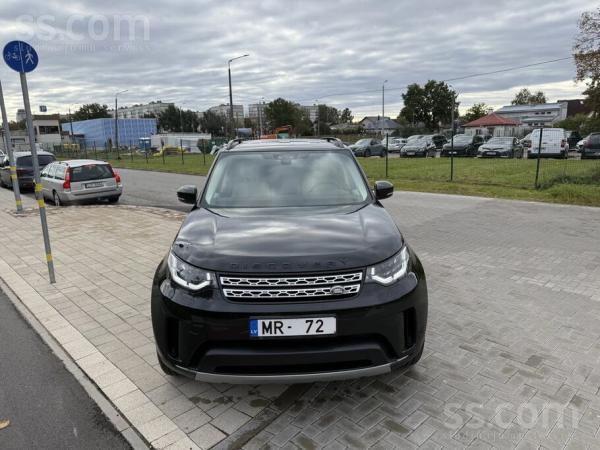 Black Land Rover Discovery 2018 in Riga, with an engine capacity of 2.00 L and mileage of 91 thousand km for 24900 €, photo 10 on AUTOMOTO.COM.LV