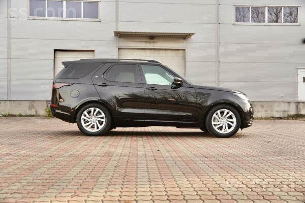 Black Land Rover Discovery 2019 in Riga, with an engine capacity of 3.00 L and mileage of 94 thousand km for 34900 €, photo 3 on AUTOMOTO.COM.LV