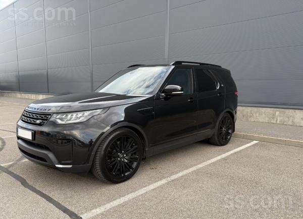 Black Land Rover Discovery 2019 in Riga, with an engine capacity of 3.00 L and mileage of 158 thousand km for 31000 €, photo 2 on AUTOMOTO.COM.LV
