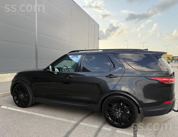 Black Land Rover Discovery 2019 in Riga, with an engine capacity of 3.00 L and mileage of 158 thousand km for 31000 €, photo 5 on AUTOMOTO.COM.LV
