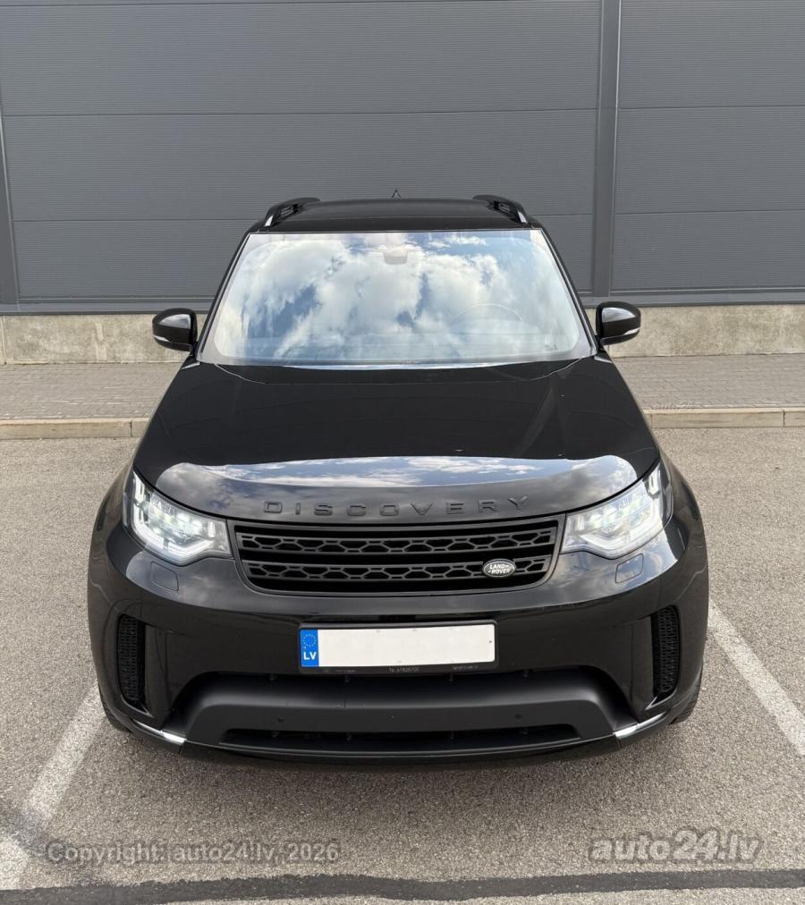 Black Land Rover Discovery 2019 in Riga, with an engine capacity of 3.00 L and mileage of 158 thousand km for 29900 €, photo 1 on AUTOMOTO.COM.LV