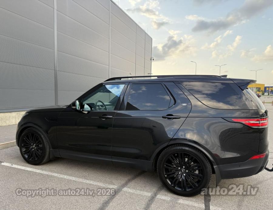 Black Land Rover Discovery 2019 in Riga, with an engine capacity of 3.00 L and mileage of 158 thousand km for 29900 €, photo 5 on AUTOMOTO.COM.LV