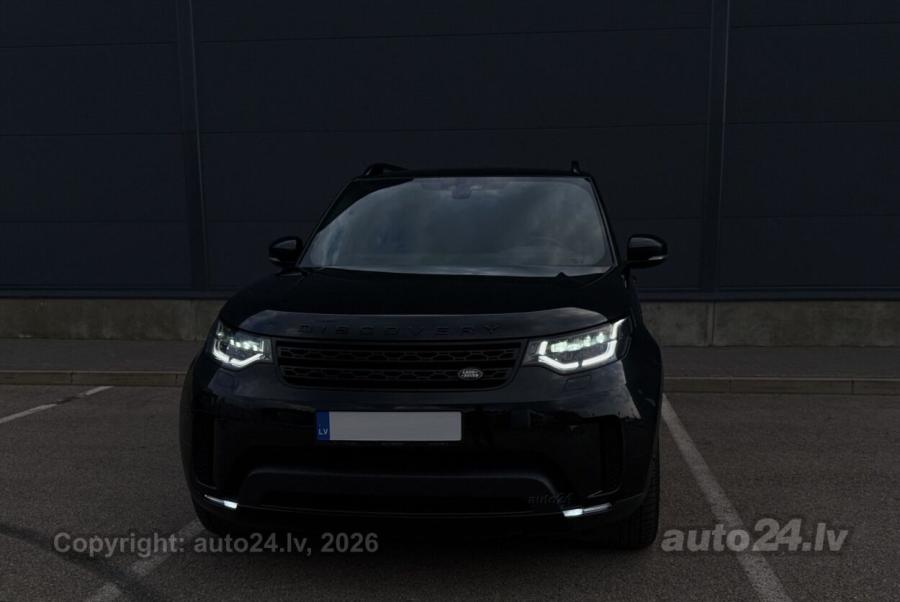 Black Land Rover Discovery 2019 in Riga, with an engine capacity of 3.00 L and mileage of 158 thousand km for 29900 €, photo 8 on AUTOMOTO.COM.LV