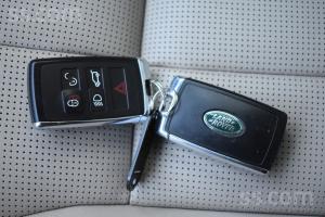 Melns Land Rover Discovery 2019 Talsi, ar dzinēja tilpumu 2.00 L un nobraukumu 107 tūkst. km par 19900 €, foto 25 vietnē AUTOMOTO.COM.LV