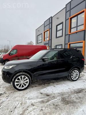 Melns Land Rover Discovery 2021 Rīga, ar dzinēja tilpumu 3.00 L un nobraukumu 85 tūkst. km par 38900 €, foto 4 vietnē AUTOMOTO.COM.LV