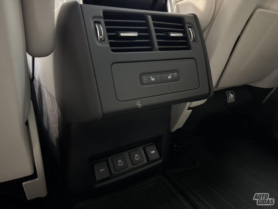 Melns Land Rover Discovery 2021 Viļņa, ar dzinēja tilpumu 3.00 L un nobraukumu 75 tūkst. km par 38000 €, foto 25 vietnē AUTOMOTO.COM.LV