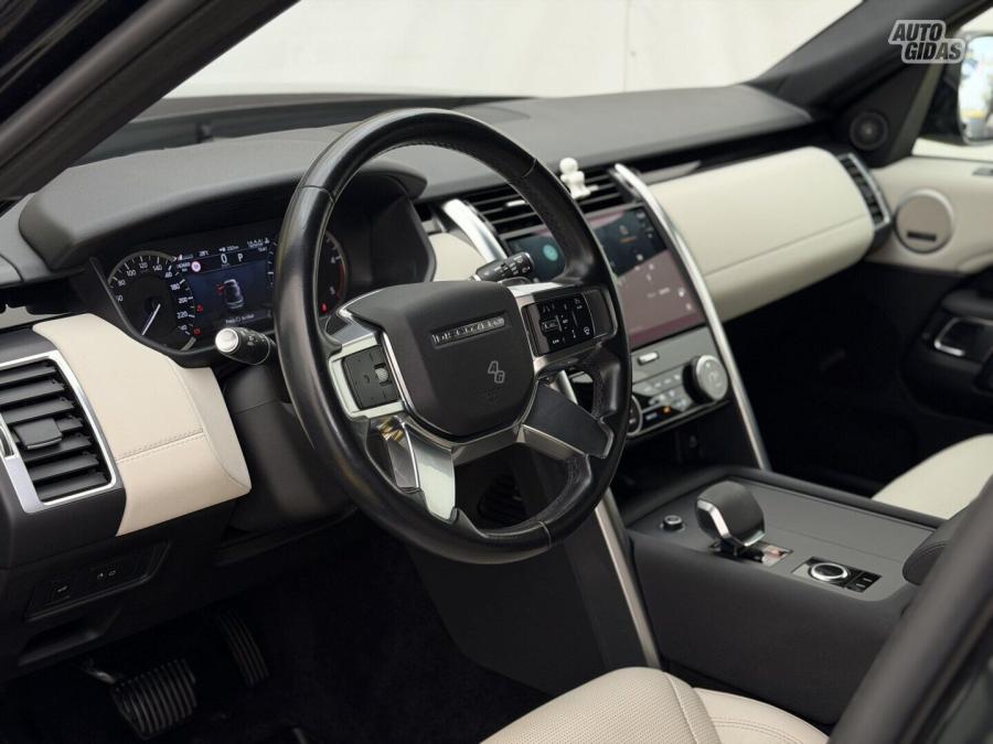 Black Land Rover Discovery 2022 in Avizieniai, with an engine capacity of 3.00 L and mileage of 64 thousand km for 43500 €, photo 9 on AUTOMOTO.COM.LV