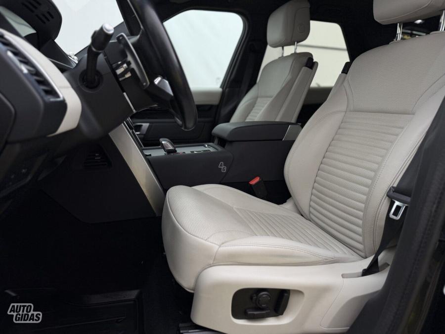 Black Land Rover Discovery 2022 in Avizieniai, with an engine capacity of 3.00 L and mileage of 64 thousand km for 43500 €, photo 10 on AUTOMOTO.COM.LV