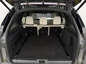 Black Land Rover Discovery 2022 in Avizieniai, with an engine capacity of 3.00 L and mileage of 64 thousand km for 43500 €, photo 12 on AUTOMOTO.COM.LV