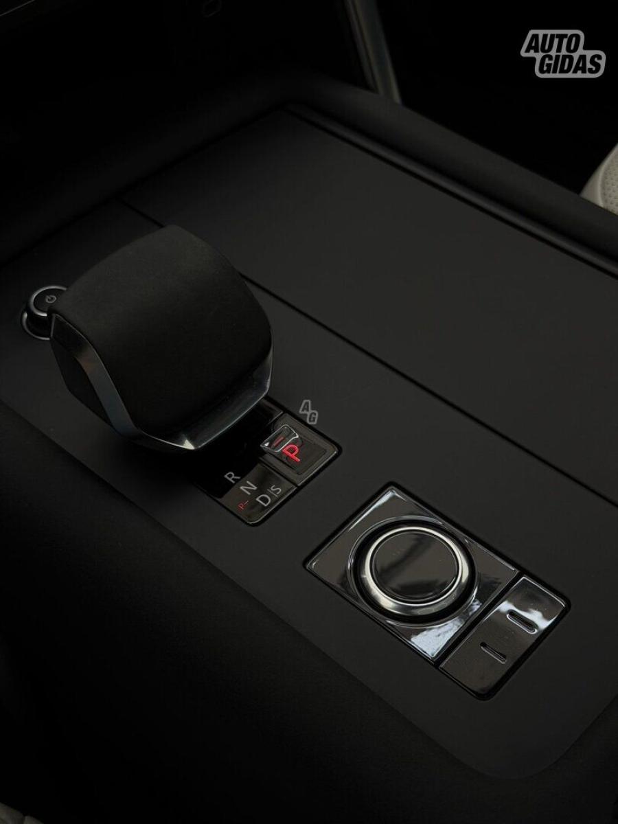Black Land Rover Discovery 2022 in Avizieniai, with an engine capacity of 3.00 L and mileage of 64 thousand km for 43500 €, photo 21 on AUTOMOTO.COM.LV