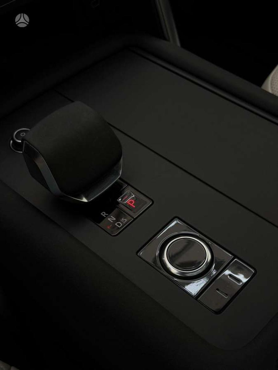 Melns Land Rover Discovery 2022 Viļņa, ar dzinēja tilpumu 3.00 L un nobraukumu 64 tūkst. km par 36999 €, foto 23 vietnē AUTOMOTO.COM.LV