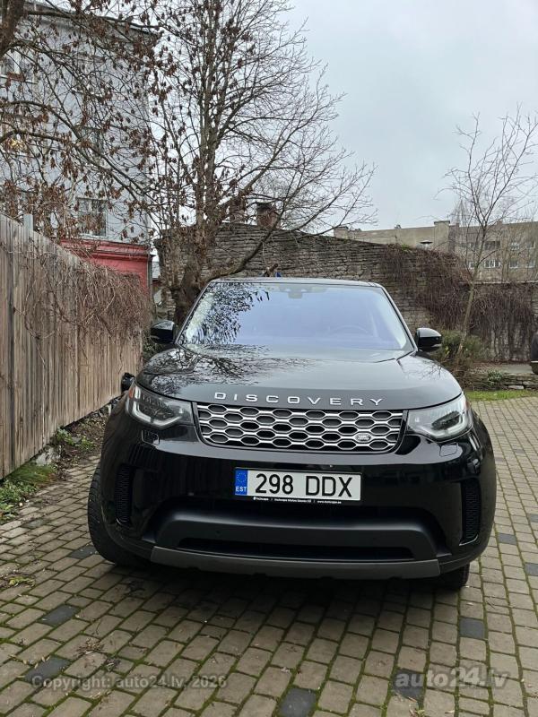 Melns Land Rover Discovery 2019 Tallina, ar dzinēja tilpumu 3.00 L un nobraukumu 97 tūkst. km par 39500 €, foto 3 vietnē AUTOMOTO.COM.LV