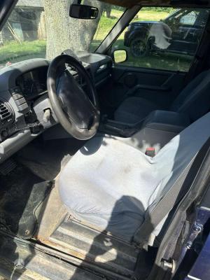 Zils Land Rover Discovery 1995 Raseiniai, ar dzinēja tilpumu 2.50 L un nobraukumu 270 tūkst. km par 1100 €, foto 7 vietnē AUTOMOTO.COM.LV