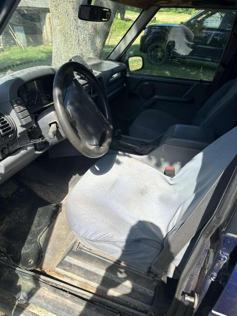 Zils Land Rover Discovery 1995 Raseiniai, ar dzinēja tilpumu 2.50 L un nobraukumu 270 tūkst. km par 1100 €, foto 7 vietnē AUTOMOTO.COM.LV