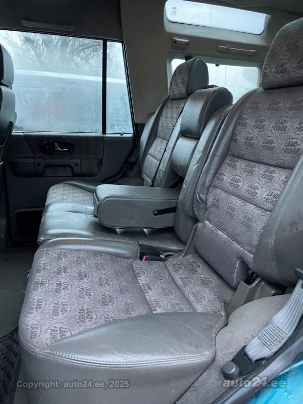 Zils Land Rover Discovery 1999 Tallina, ar dzinēja tilpumu 2.50 L un nobraukumu 250 tūkst. km par 8250 €, foto 11 vietnē AUTOMOTO.COM.LV