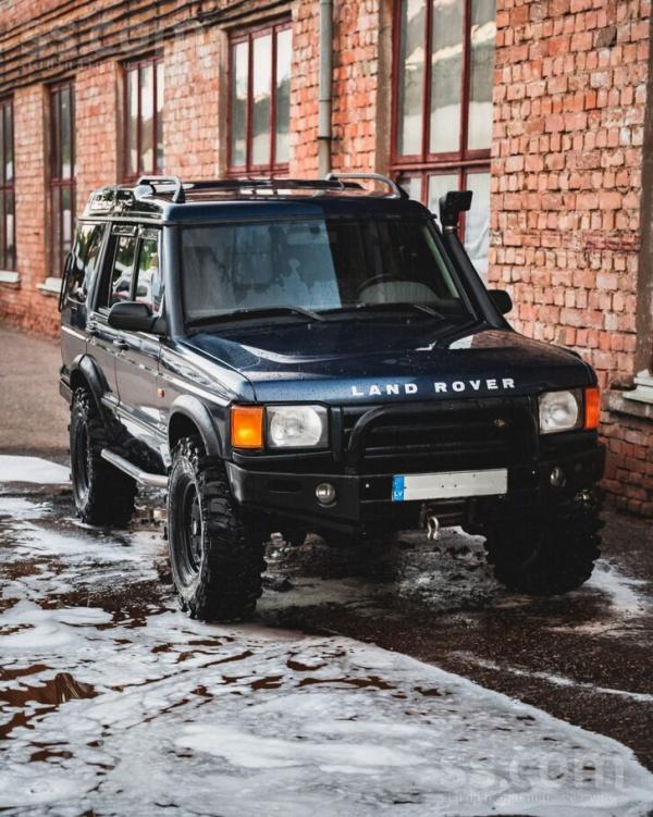 Blue Land Rover Discovery 2001 in Riga, with an engine capacity of 2.50 L and mileage of 268 thousand km for 6900 €, photo 2 on AUTOMOTO.COM.LV