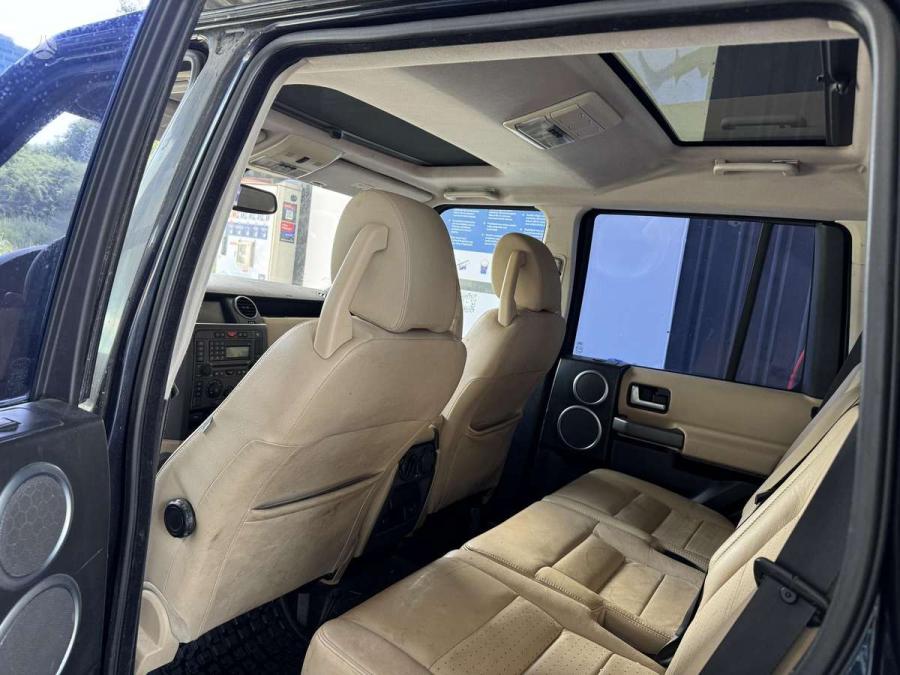 Zils Land Rover Discovery 2005 Viļņa, ar dzinēja tilpumu 2.72 L un nobraukumu 330 tūkst. km par 1700 €, foto 7 vietnē AUTOMOTO.COM.LV
